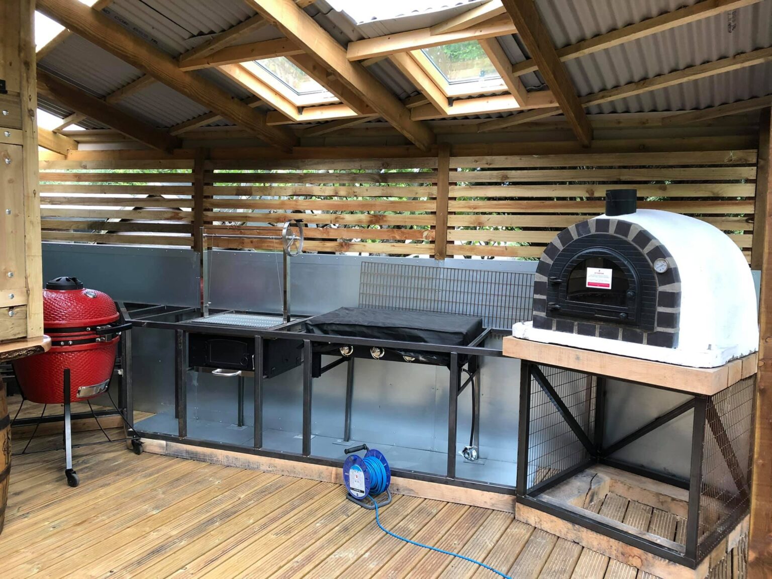 Brit Builds A DIY Steak House From Scratch & Everyone Wants To Know The ...